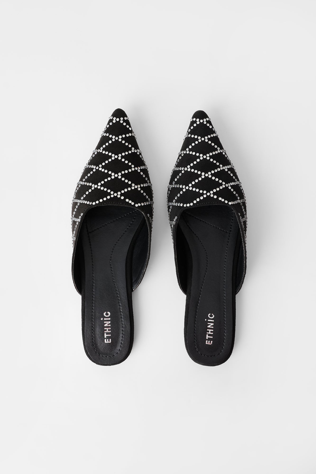 ETHNIC WOMEN - WINTER FOOTWEAR COLLECTION 2023 – Ethnic Global